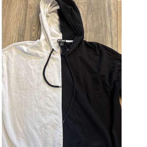Hot Topic | Tops | Vintage Y2k Hot Topic Colorblock Hoodie Black White ...
